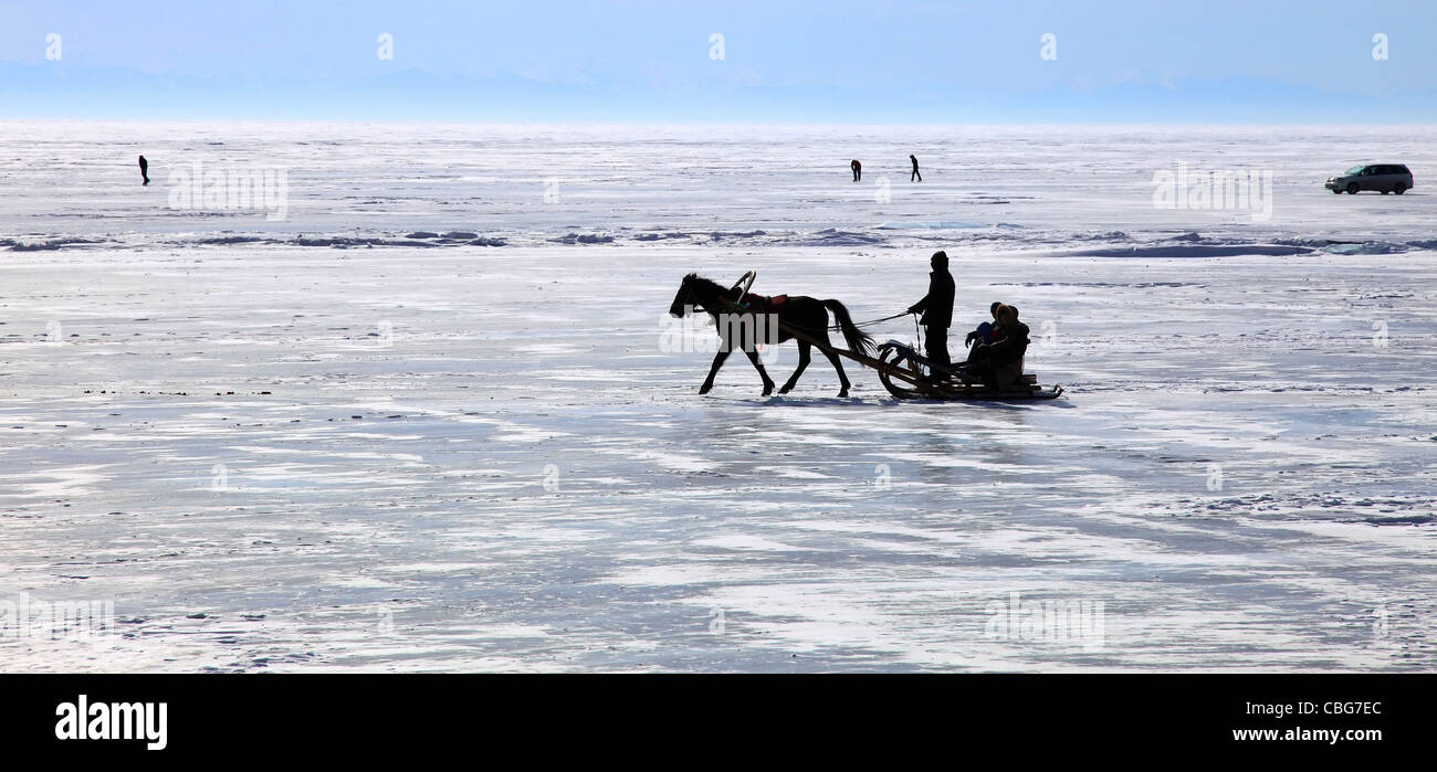 Baikalsee winter pferd -Fotos und -Bildmaterial in hoher Auflösung – Alamy