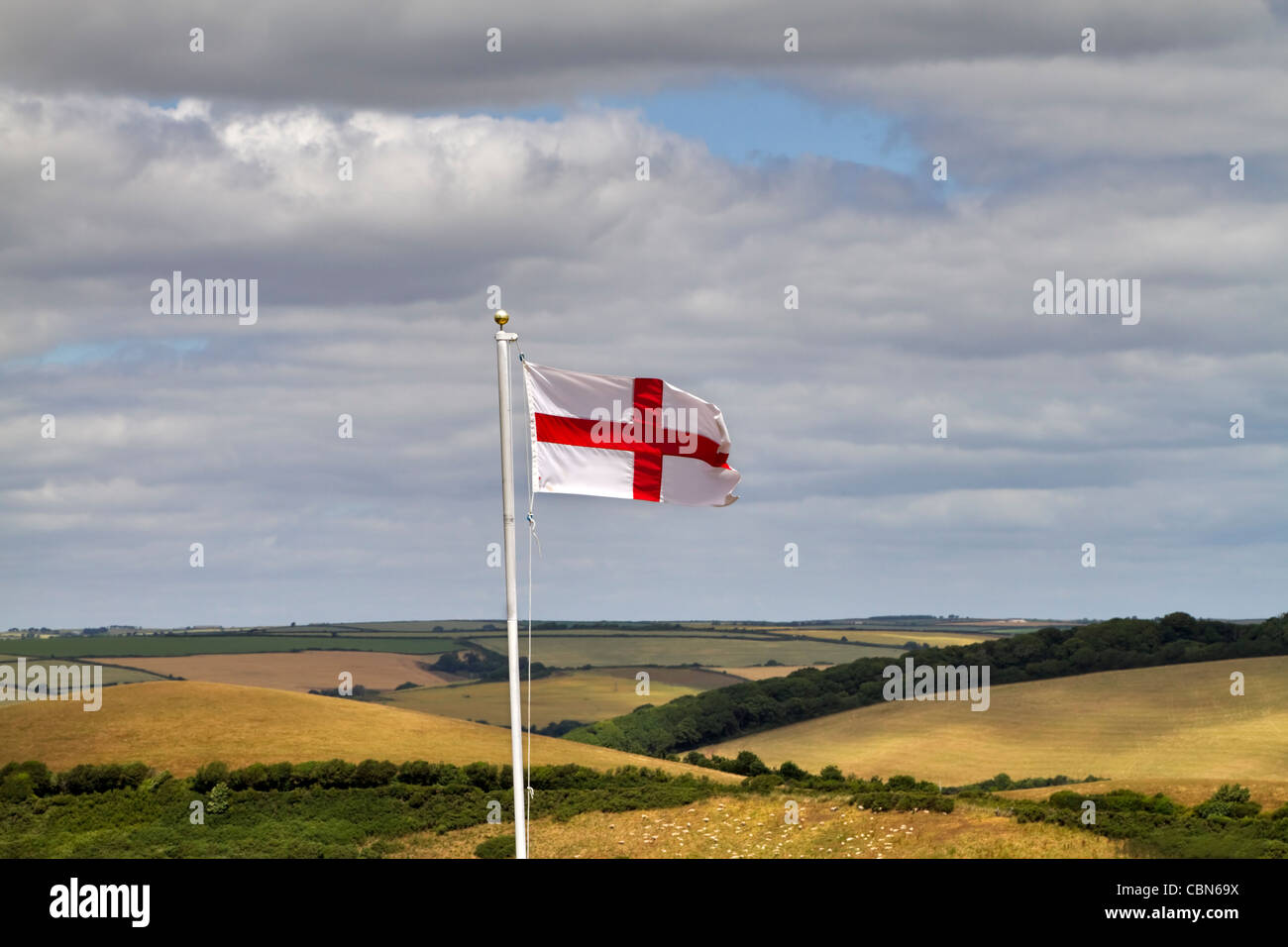 Kreuz der heiligen george flagge -Fotos und -Bildmaterial in hoher Auflösung – Alamy