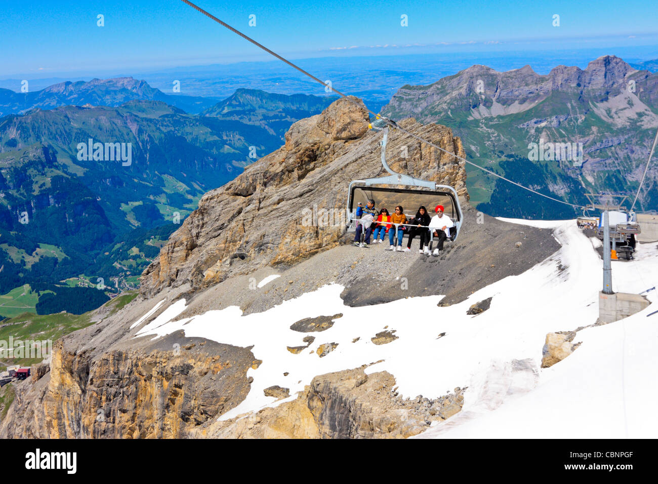 Die Sesselbahn Ice Flyer auf Mount Titlis, Schweizer Alpen ...