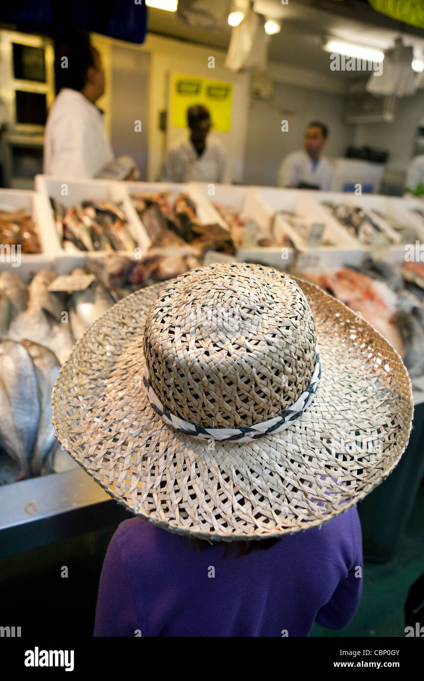 Marktstand am fischmarkt -Fotos und -Bildmaterial in hoher Auflösung ...