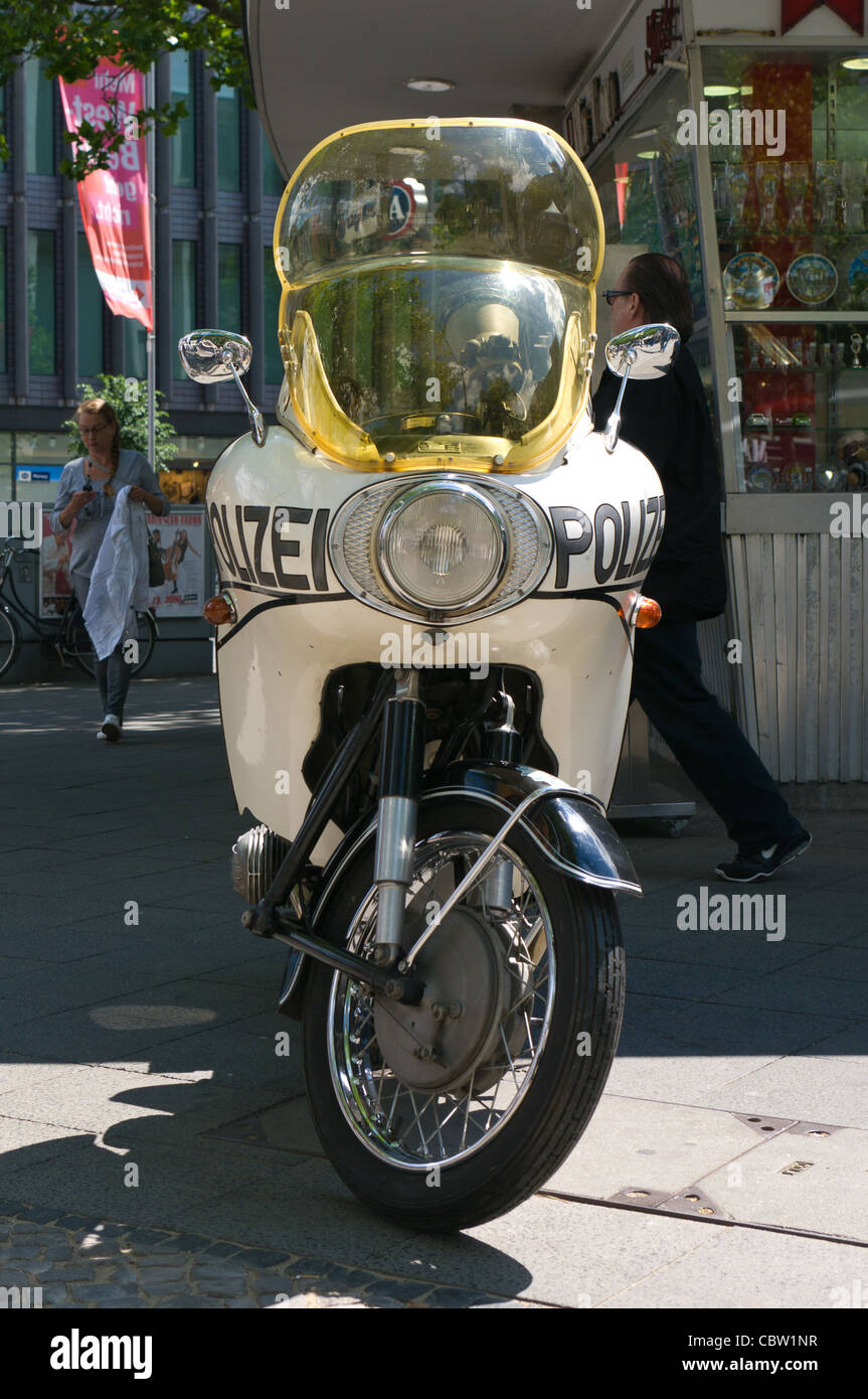 Berliner polizei motorrad -Fotos und -Bildmaterial in hoher Auflösung ...