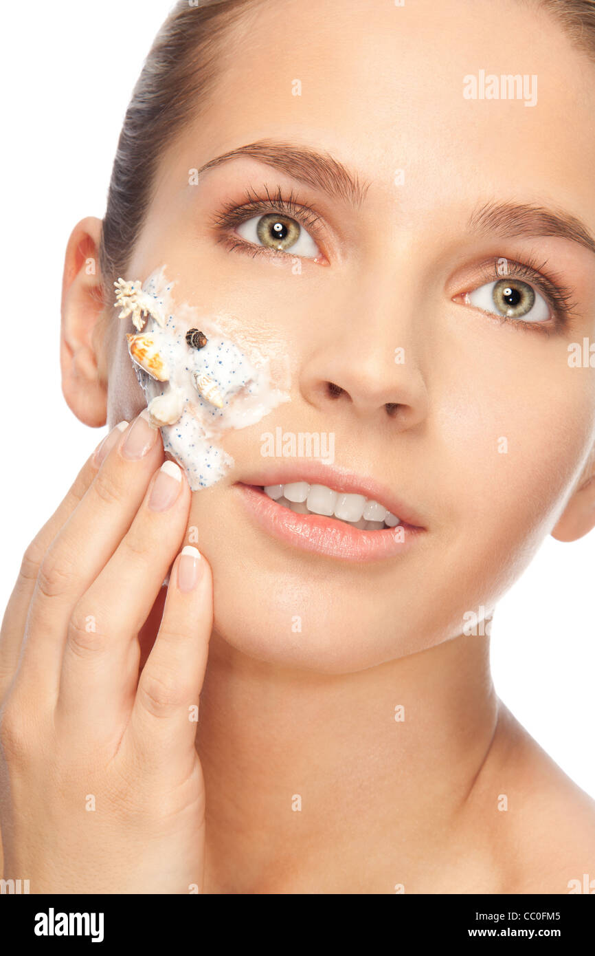 Schöne Frauen Anwendung Schrubben mit Meeresmineralien mit Darstellung ...