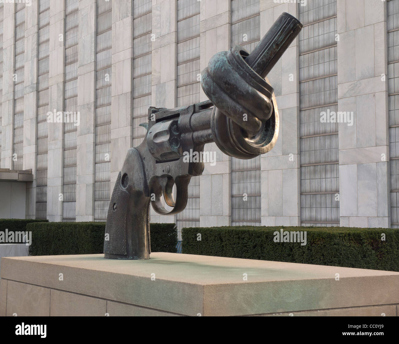 United nations new york gun -Fotos und -Bildmaterial in hoher Auflösung ...