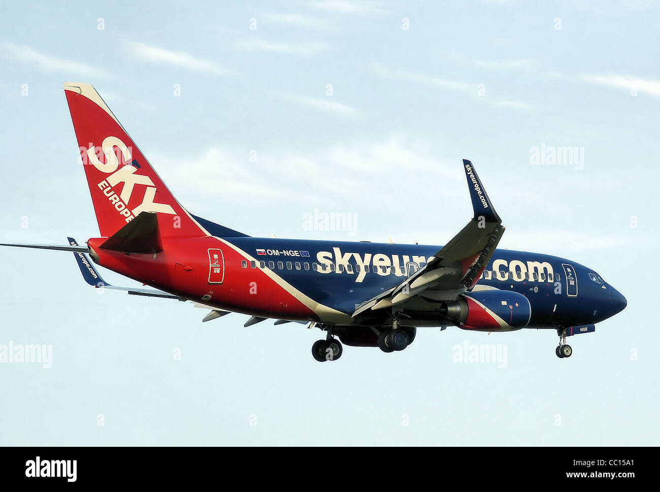 SkyEurope Airlines Boeing 737-700 (OM-NGE) landet am Flughafen ...