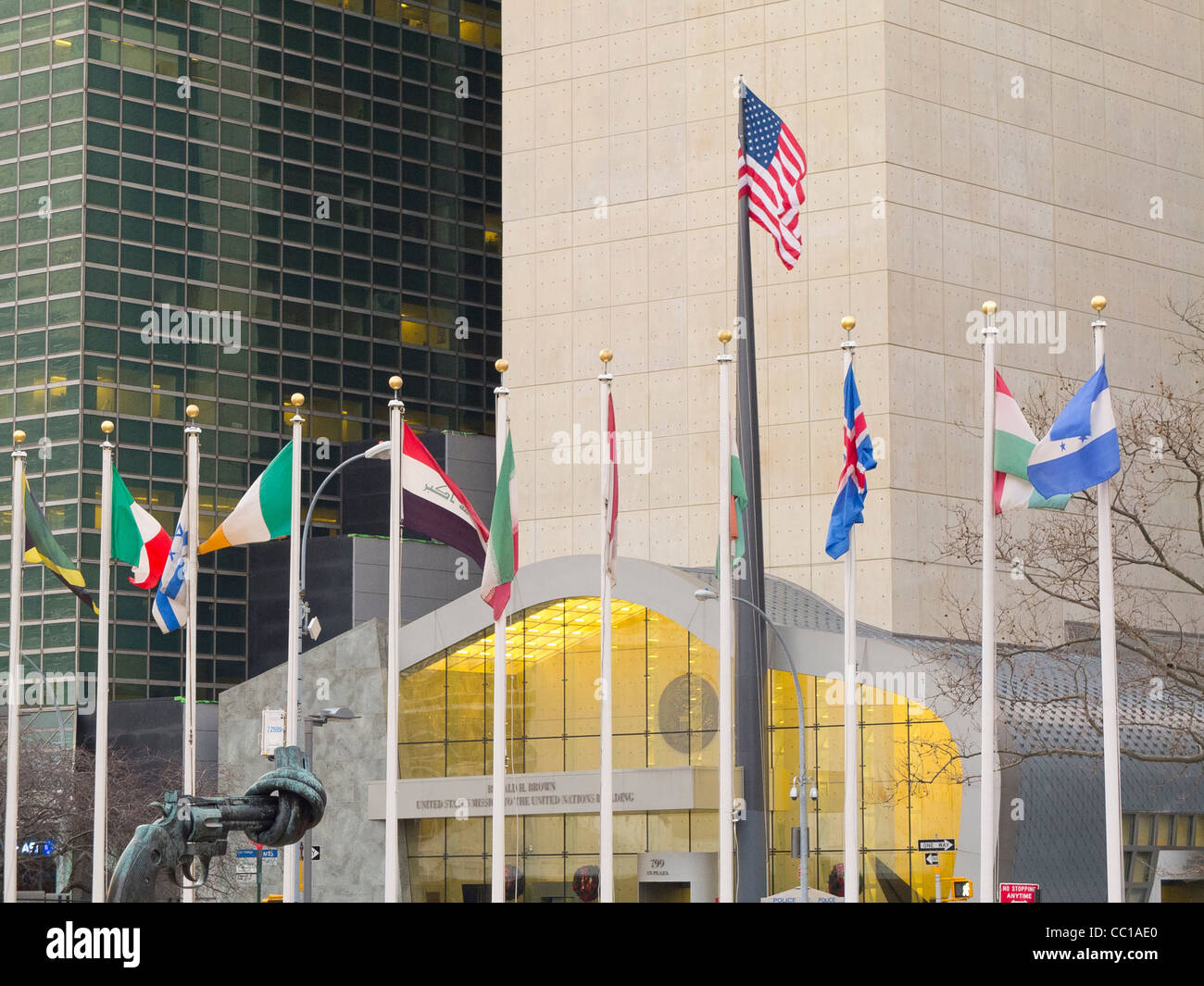 United nations new york gun -Fotos und -Bildmaterial in hoher Auflösung – Alamy