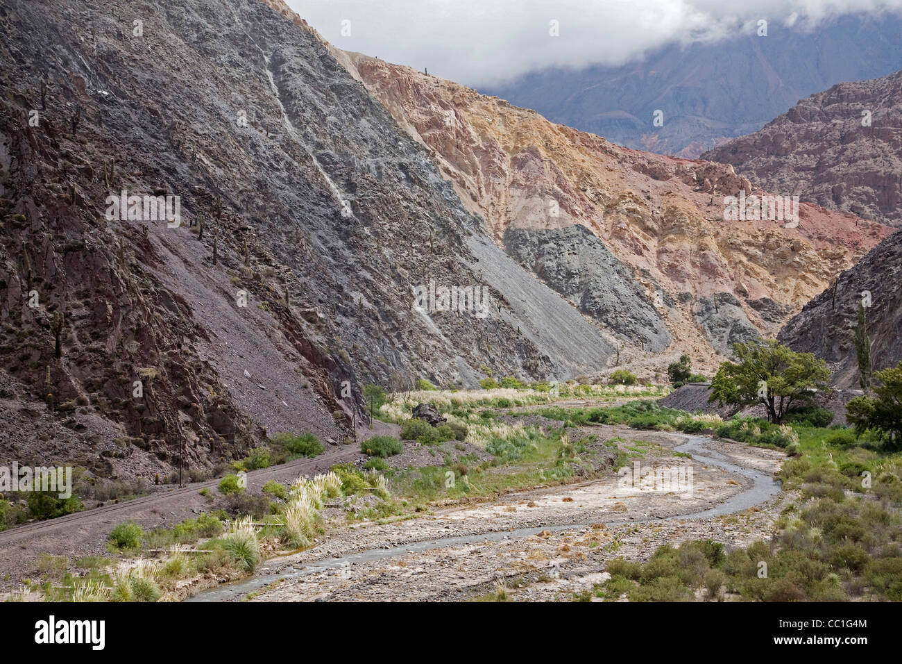 Trainiere zu den wolken -Fotos und -Bildmaterial in hoher Auflösung – Alamy