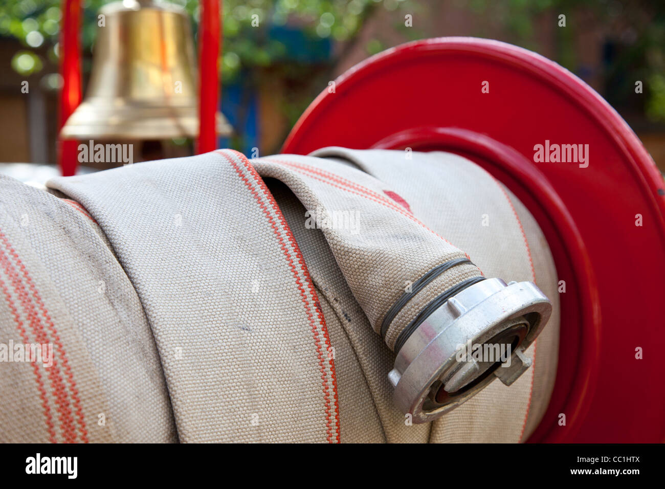 Fire alarm bell -Fotos und -Bildmaterial in hoher Auflösung – Alamy