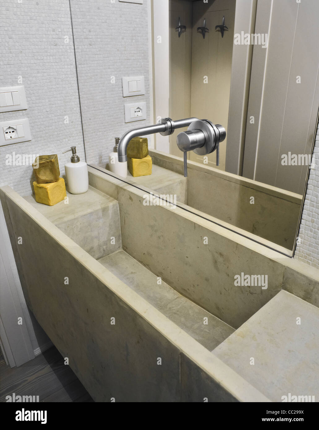 moderne Marmor Waschbecken im modernen Bad Stockfotografie - Alamy