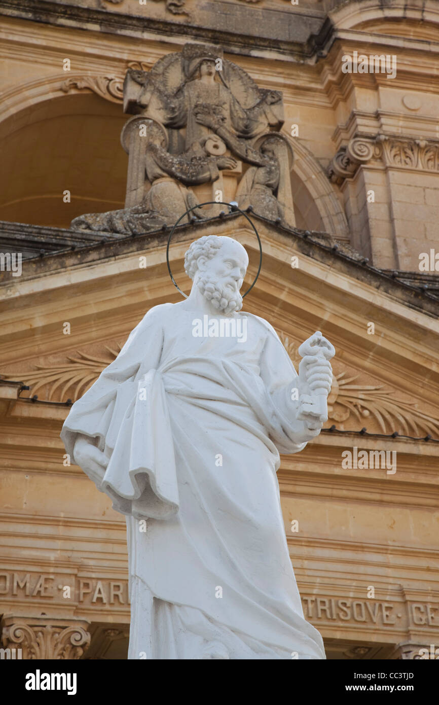 Malta, Insel Gozo, Nadur, Kirche St. Peter und Paul, Statue von St ...
