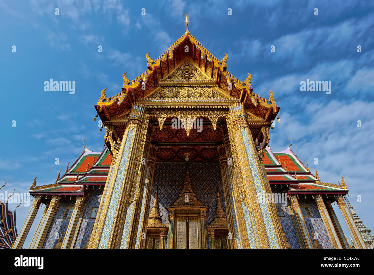 Das Royal Pantheon befindet sich im Tempel des Smaragd-Buddha (Wat Phra ... Das Royal Pantheon befindet sich im Tempel des Smaragd-Buddha (Wat Phra ...