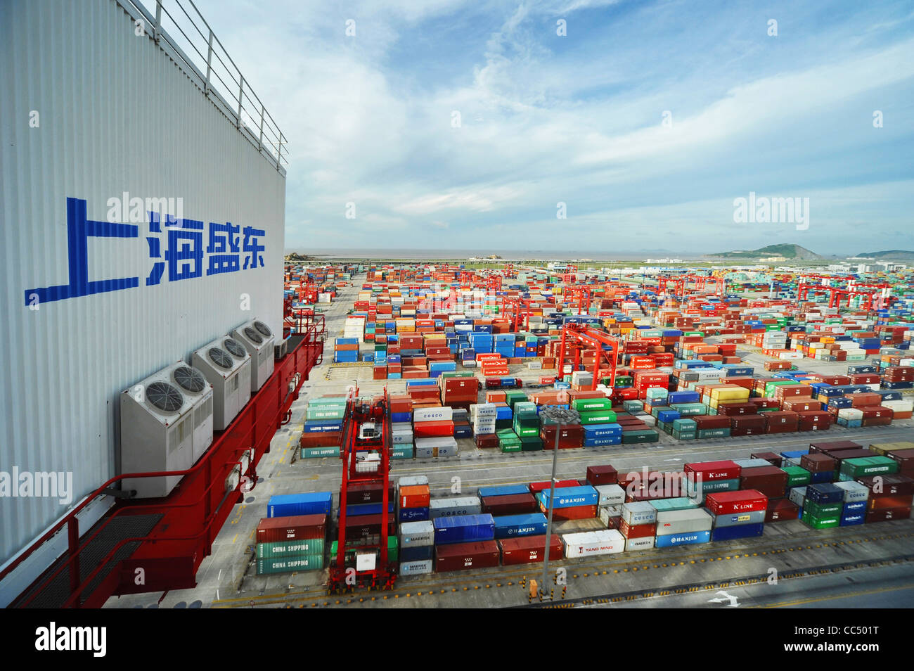 Yangshan container port shanghai china -Fotos und -Bildmaterial in ...