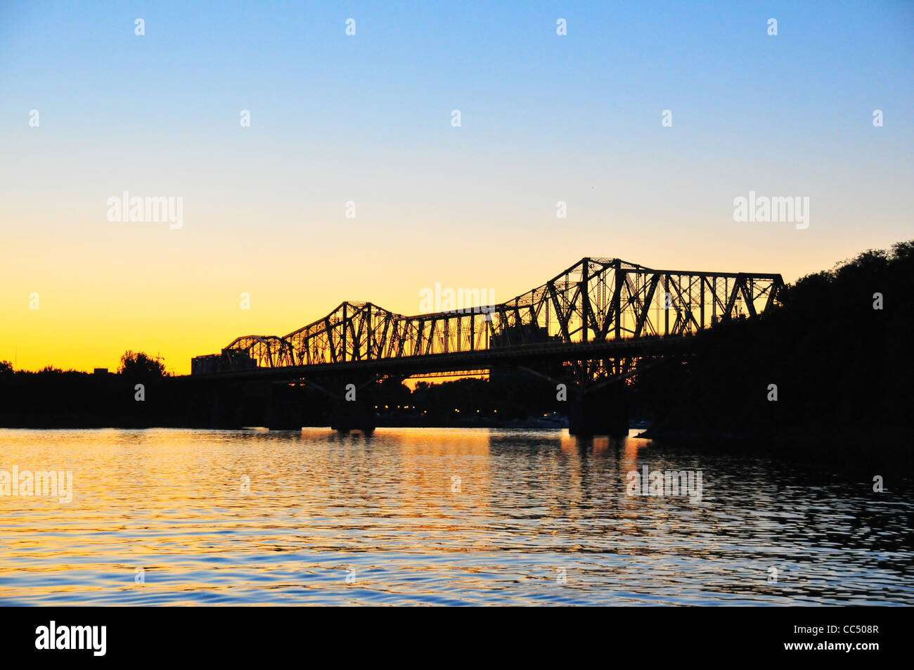 Alexandra bridge ottawa -Fotos und -Bildmaterial in hoher Auflösung – Alamy