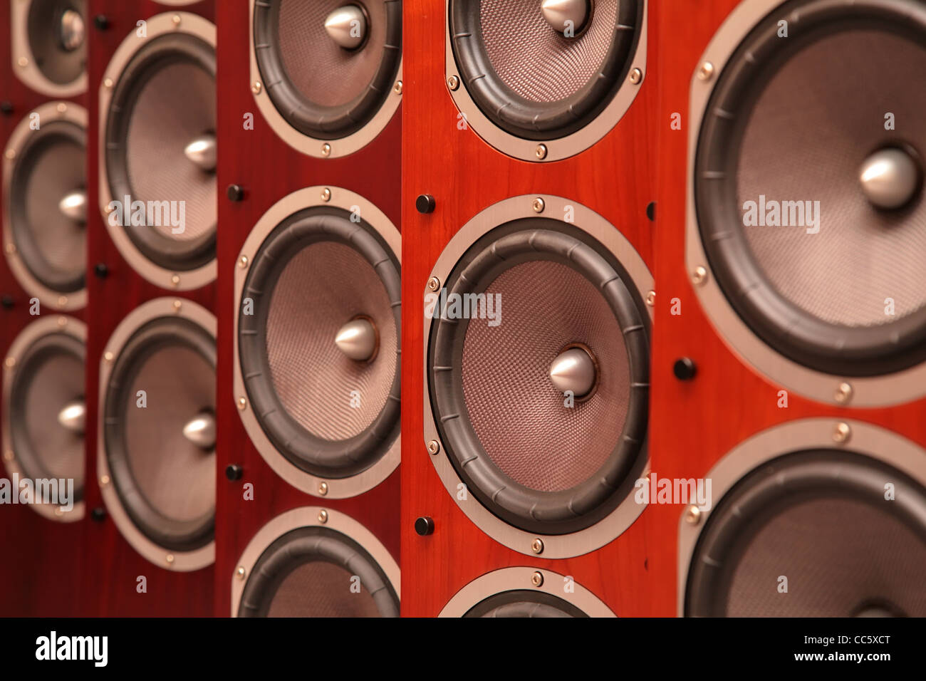 Hifi speaker -Fotos und -Bildmaterial in hoher Auflösung – Alamy