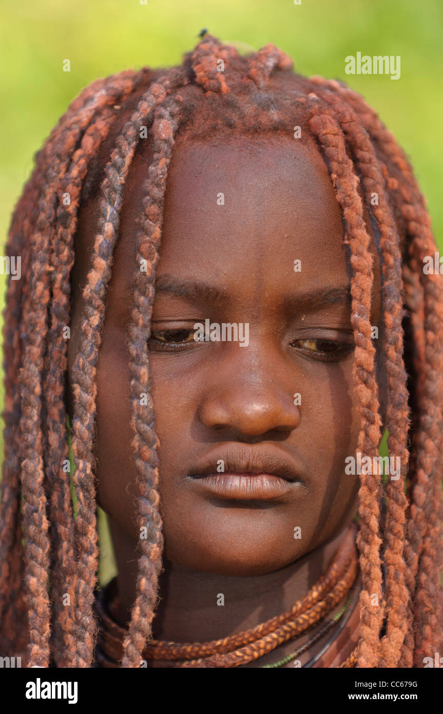 Porträt der Himba-Mädchen. Kaokoland, Norden Namibias Stockfotografie ...