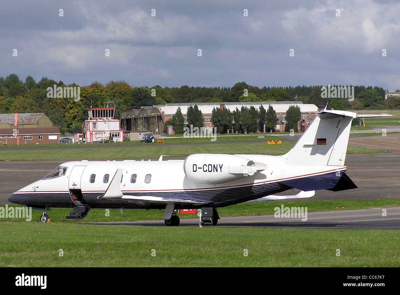 Learjet 60 business jet -Fotos und -Bildmaterial in hoher Auflösung – Alamy