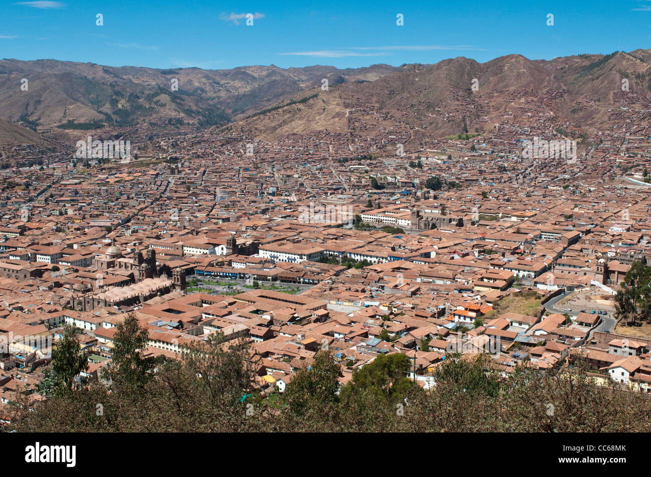 Luftaufnahme von Cusco und dem umliegenden Tal, Cusco, Peru ...