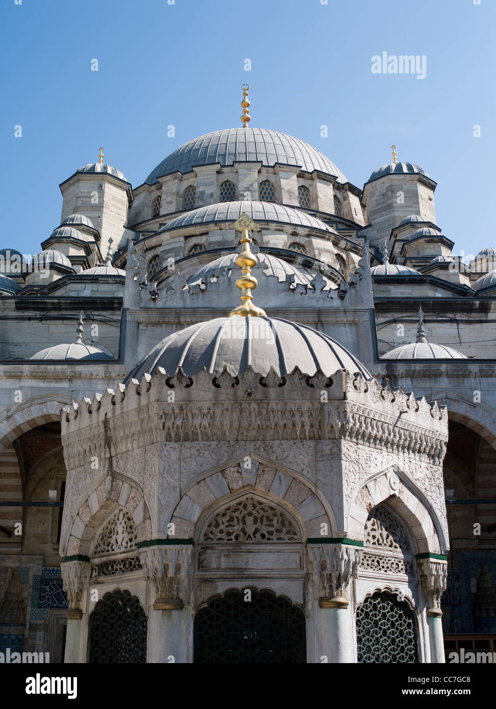 Yeni Camii, die neue Moschee oder Moschee der Valide Sultan Istanbul ...