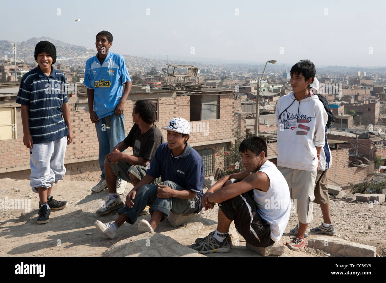 Gang-Mitglieder in Lima, Peru, Südamerika Stockfotografie - Alamy