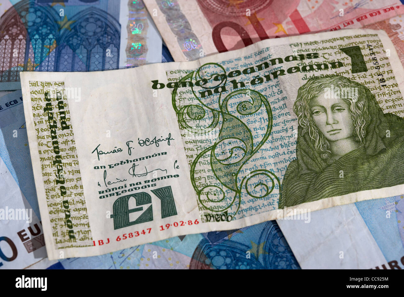 Irish currency punt pre euro -Fotos und -Bildmaterial in hoher ...