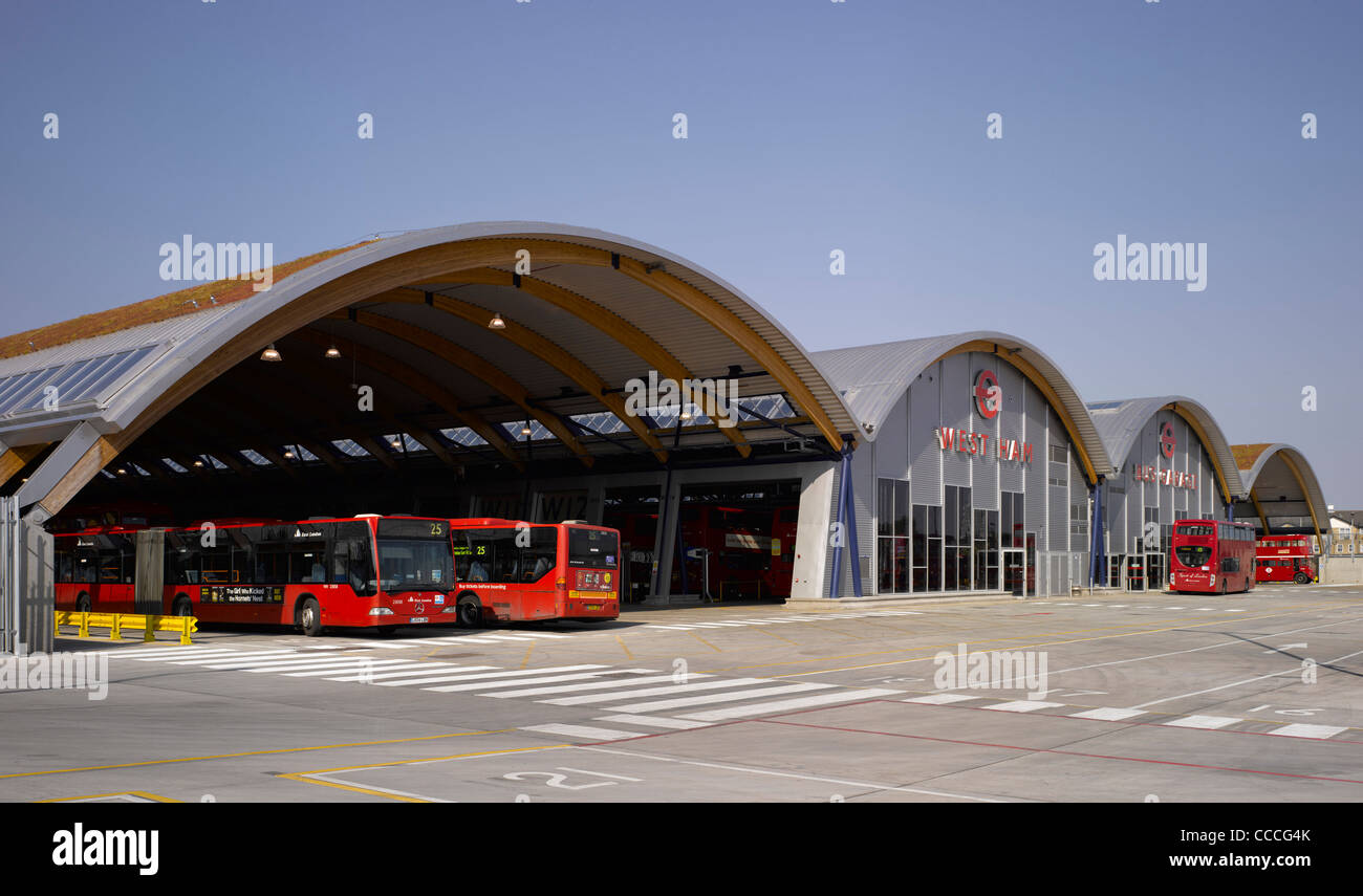 Die neue West Ham Bus Garage für London Busse gehört zu den größten Bus ...