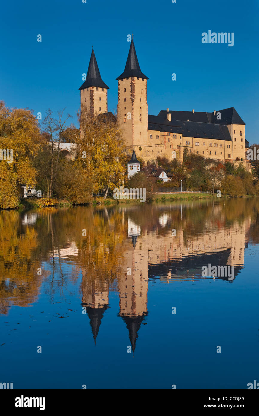Blick über den Fluss Zwickauer Mulde, die Rochlitz Schloss, mehr als ... Blick über den Fluss Zwickauer Mulde, die Rochlitz Schloss, mehr als ...
