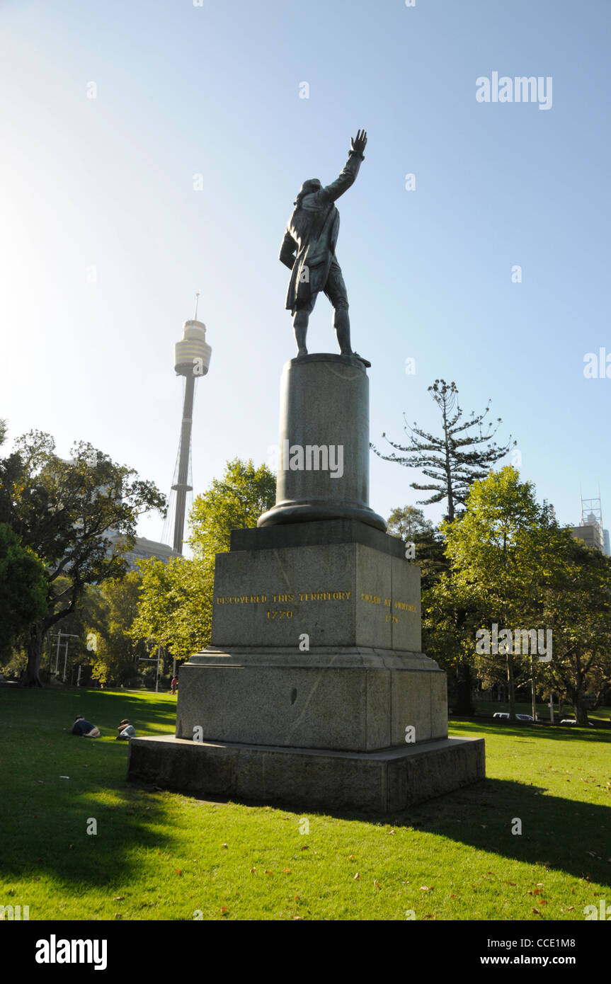 Statue von RN (Royal Navy) Captain James Cook entdeckte Australien im ...