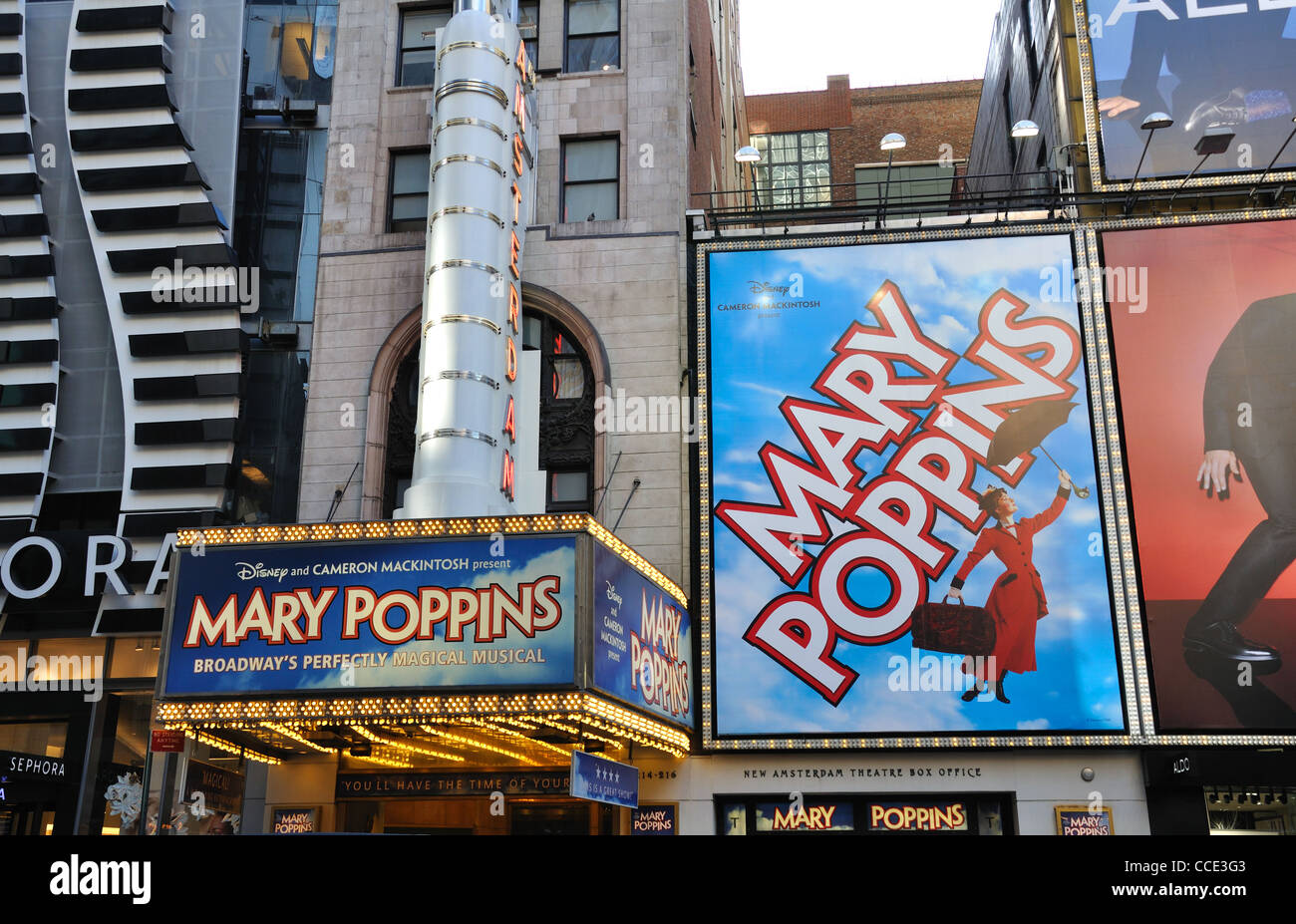 Mary poppins disney -Fotos und -Bildmaterial in hoher Auflösung – Alamy