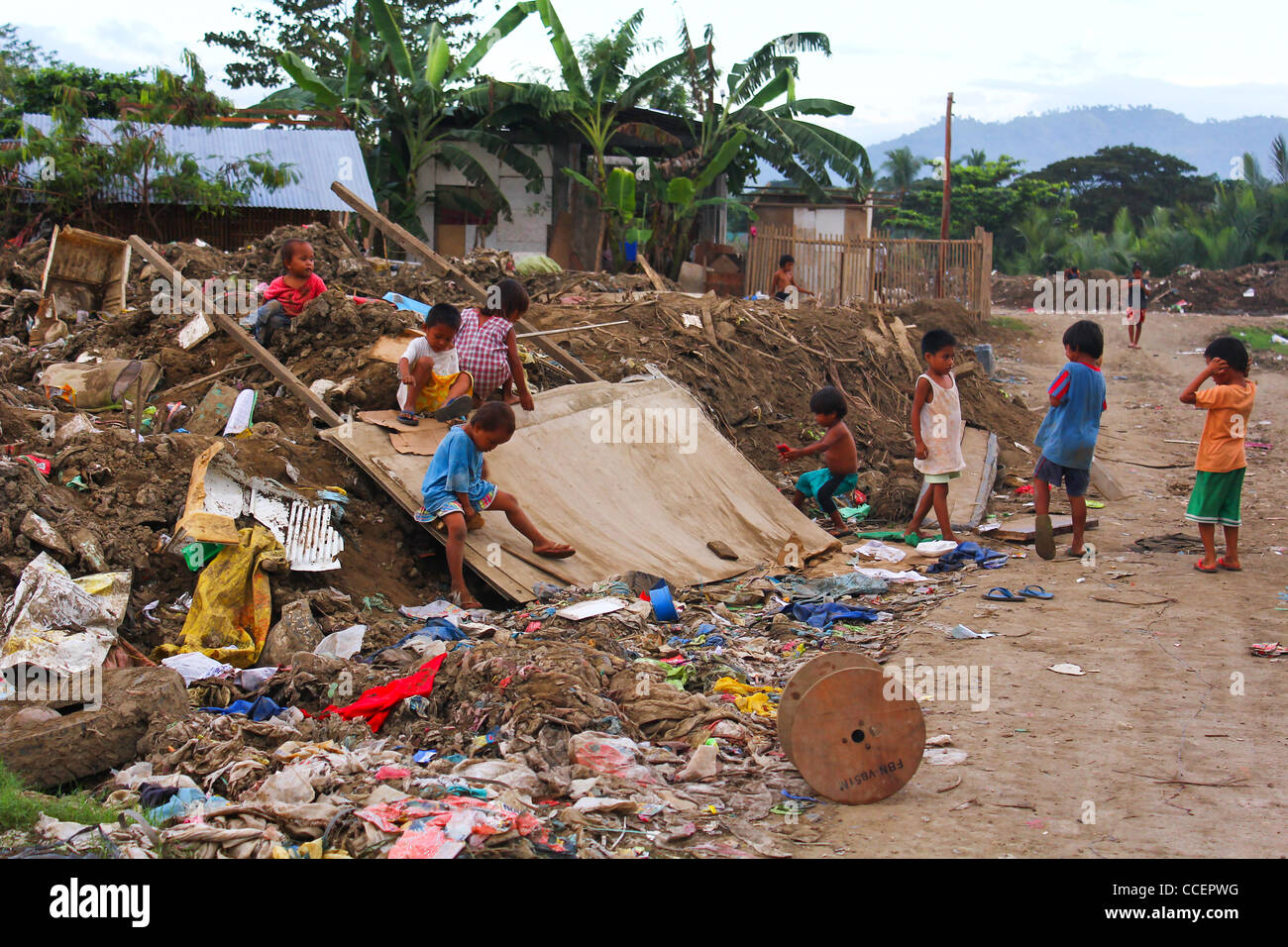Asiatische armut -Fotos und -Bildmaterial in hoher Auflösung – Alamy