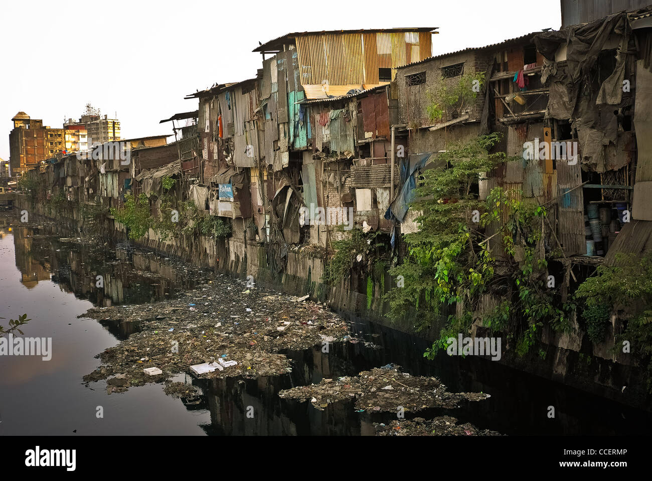Bombay, The Dharavi Slum, dem größten Slum der Welt Stockfotografie - Alamy