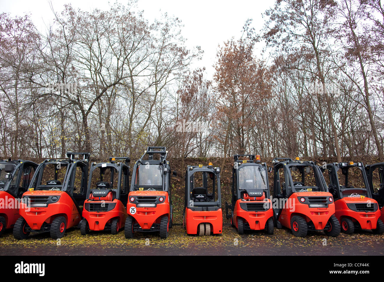 Linde headquarters fork lift production -Fotos und -Bildmaterial in ...