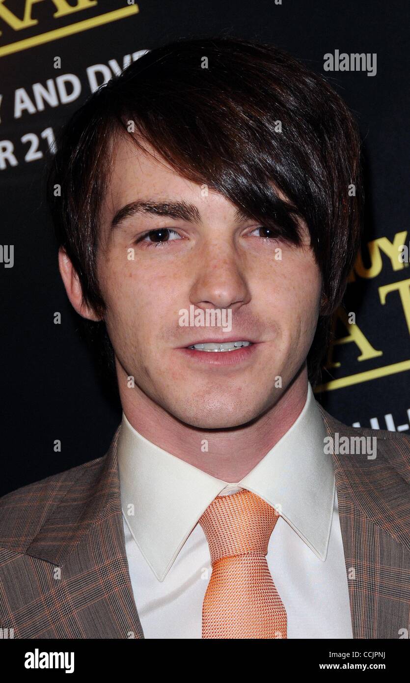 14. Dezember 2010 - Hollywood, Kalifornien, USA - DVD starten von Â ...