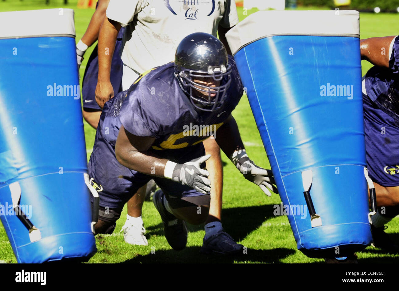 Cal defensiver Gerät arbeitet Brandon Mebane an einen Bohrer während ...