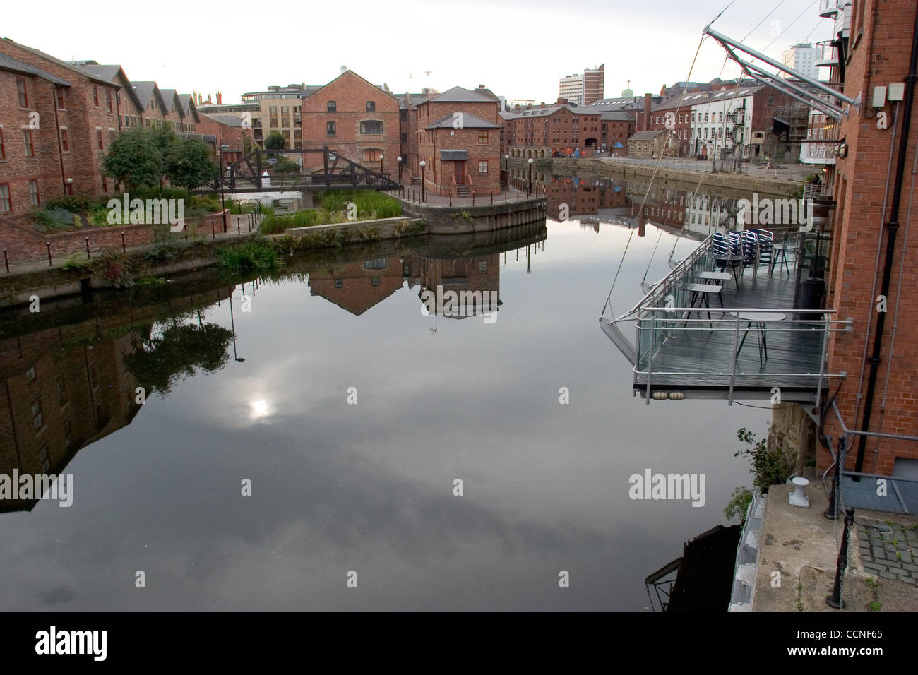 5. Oktober 2004; Leeds, UK; Leeds Docklands befindet sich im Umbau mit ...