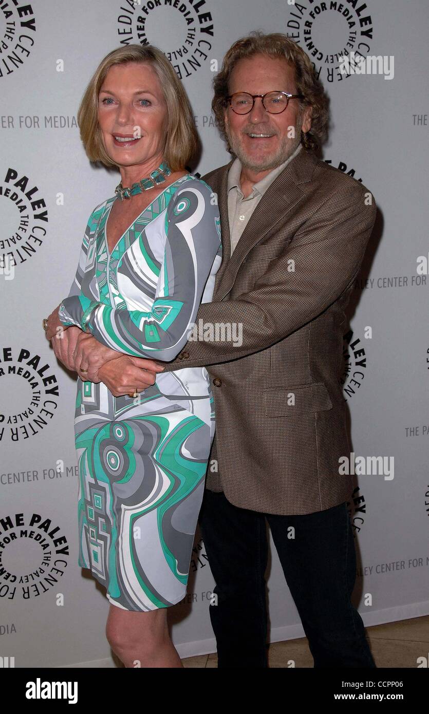 Robert foxworth falcon crest -Fotos und -Bildmaterial in hoher ...