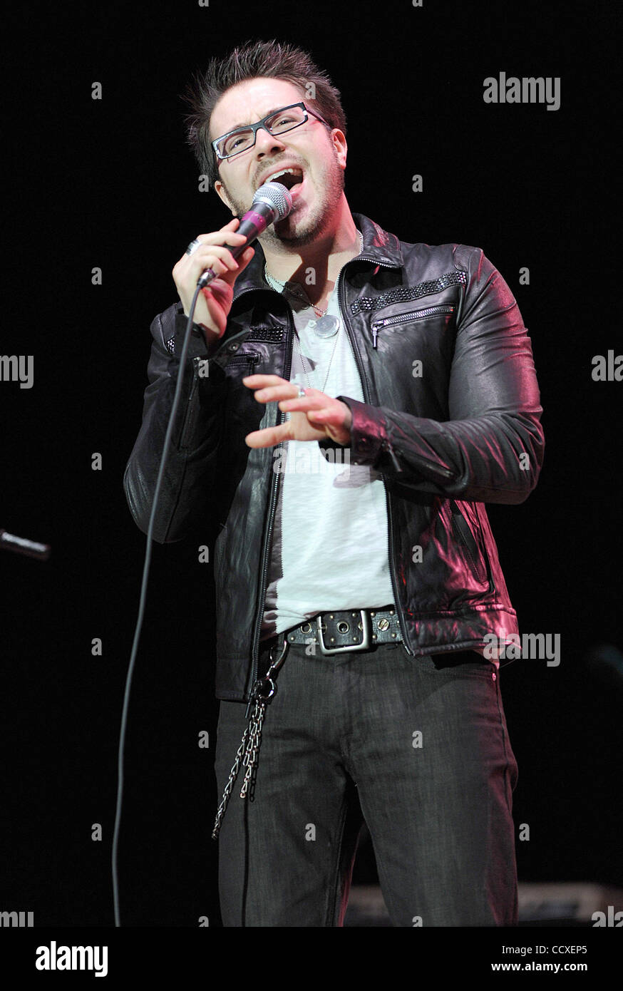 21. März 2010 - Hampton, Virginia; USA - führt Sänger DANNY GOKEY live ...