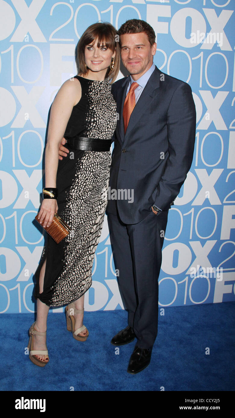 Schauspieler EMILY DESCHANEL und DAVID BOREANAZ besuchen die FOX 2010 ...
