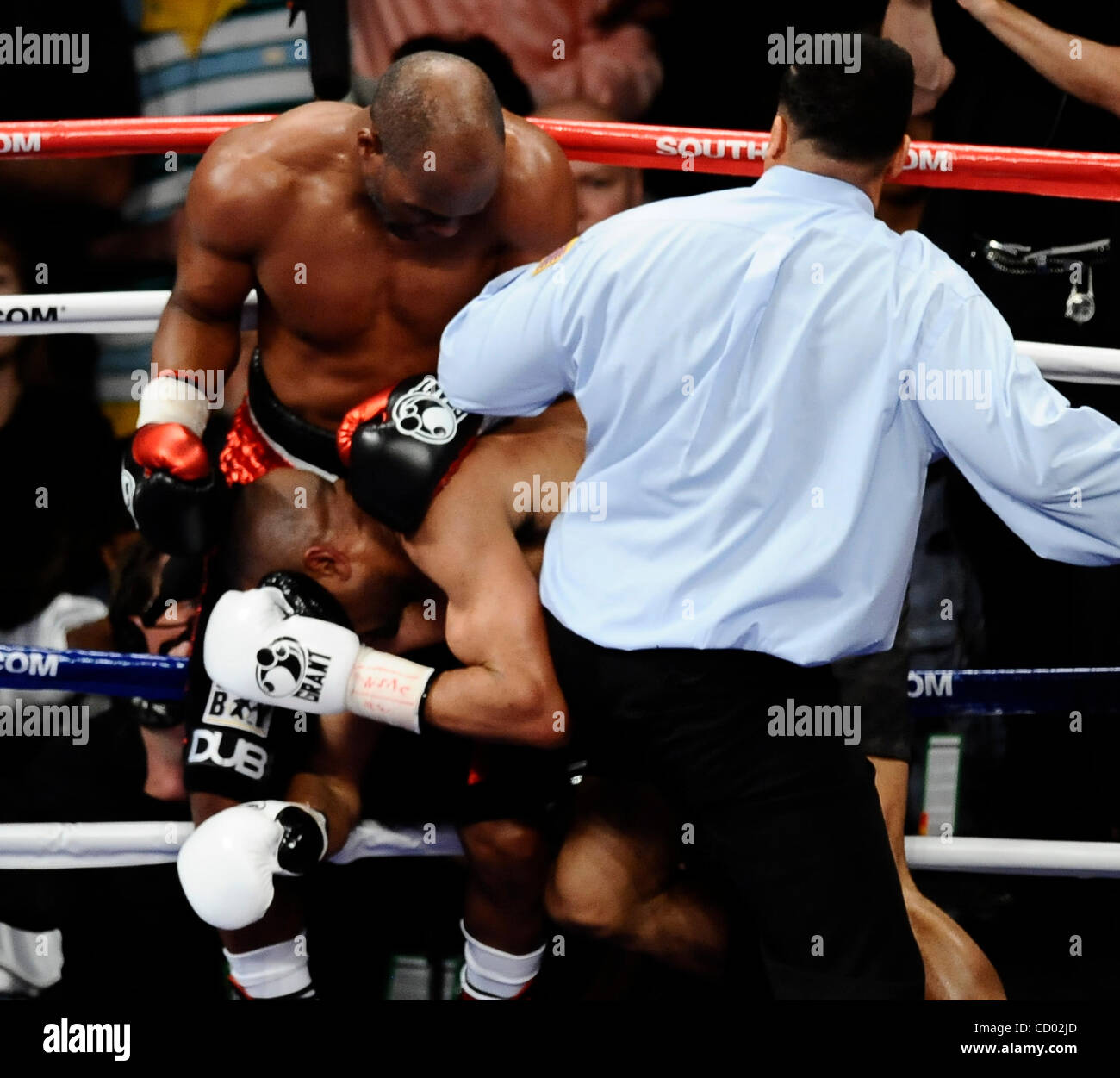 April 3.2010-Las Vegas NV., USA. (C) Schiedsrichter Tony Wochen ...