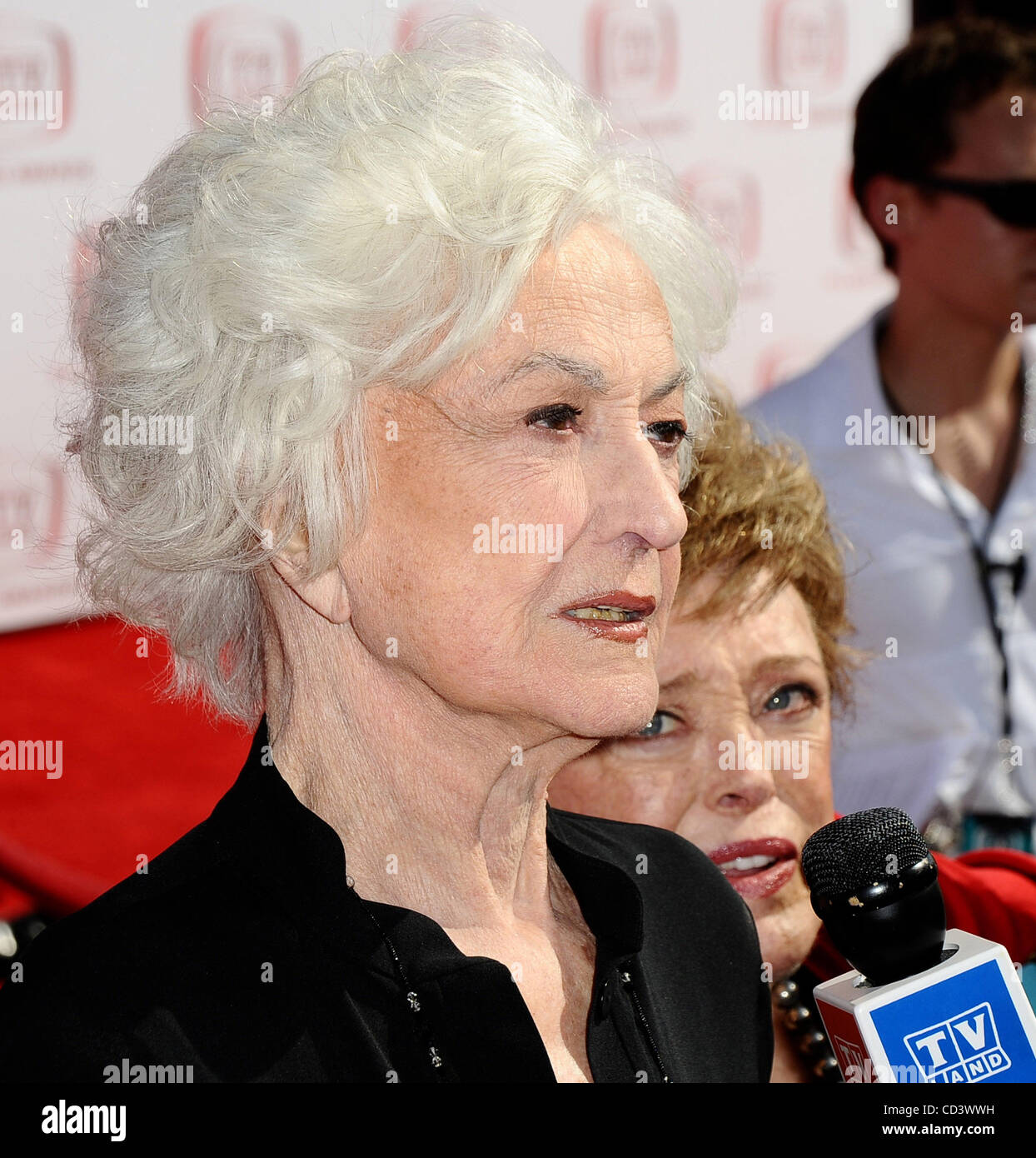 Bea arthur golden girls -Fotos und -Bildmaterial in hoher Auflösung – Alamy