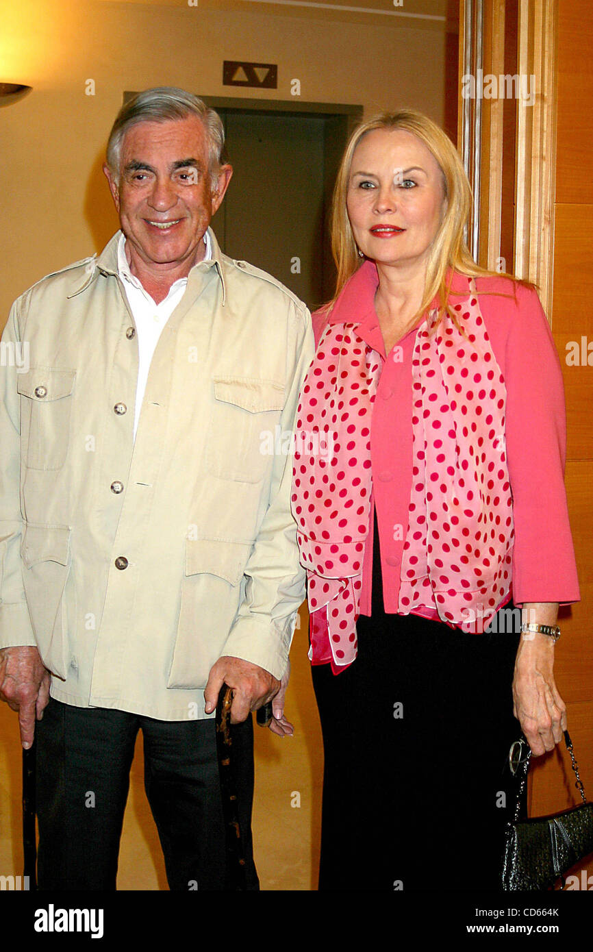 With his wife cornelia -Fotos und -Bildmaterial in hoher Auflösung – Alamy