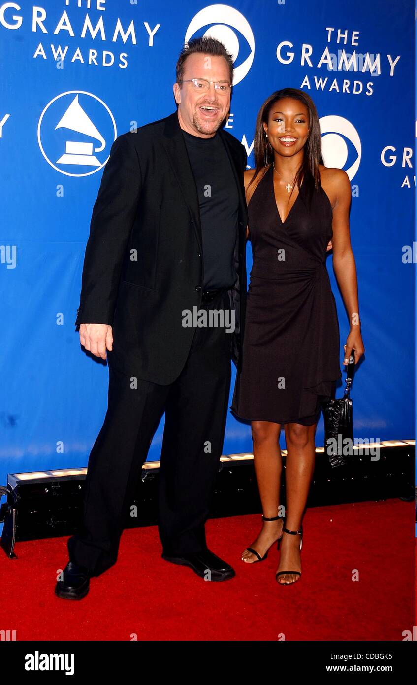 K29243AR SD02/23/2003 .45TH ANNUAL GRAMMY AWARDS. (ANKÜNFTE). MADISON ...