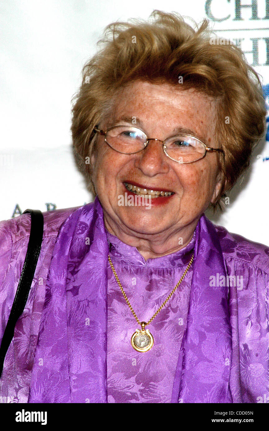 1. Januar 2011 - New York, New York, USA - K31192RM SD0616. KINDER AM ...