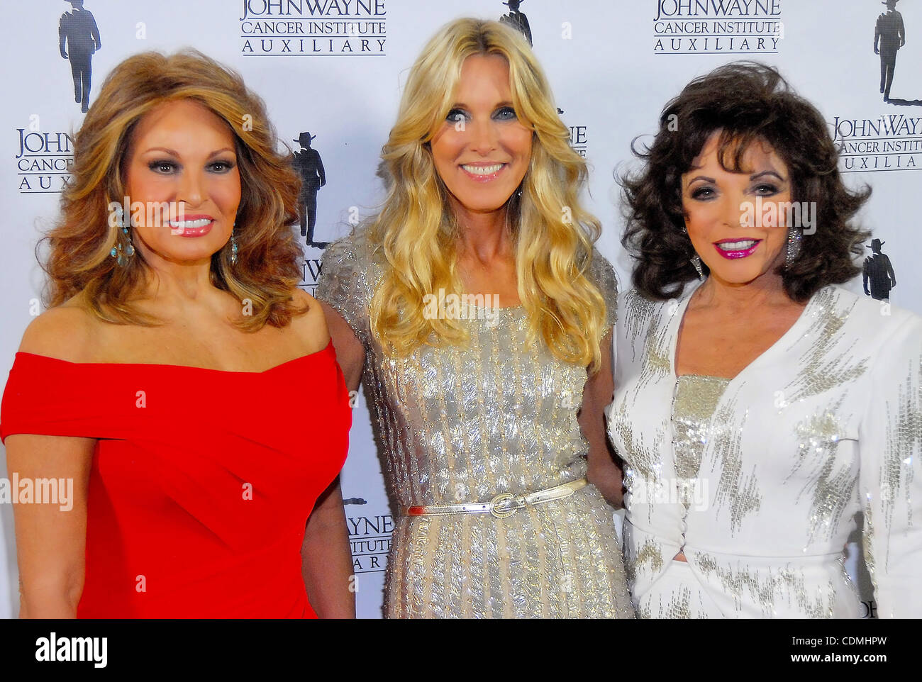 9. April 2011 - Beverly Hills, Kalifornien, USA - Schauspielerin RAQUEL ...