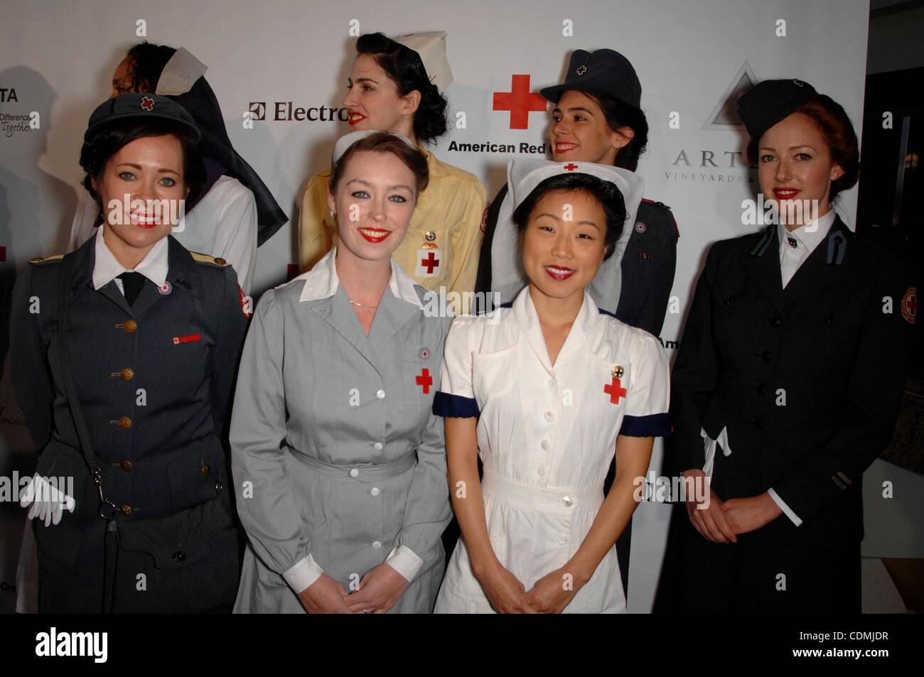 World war ii era red cross nurses uniforms -Fotos und -Bildmaterial in hoher Auflösung – Alamy