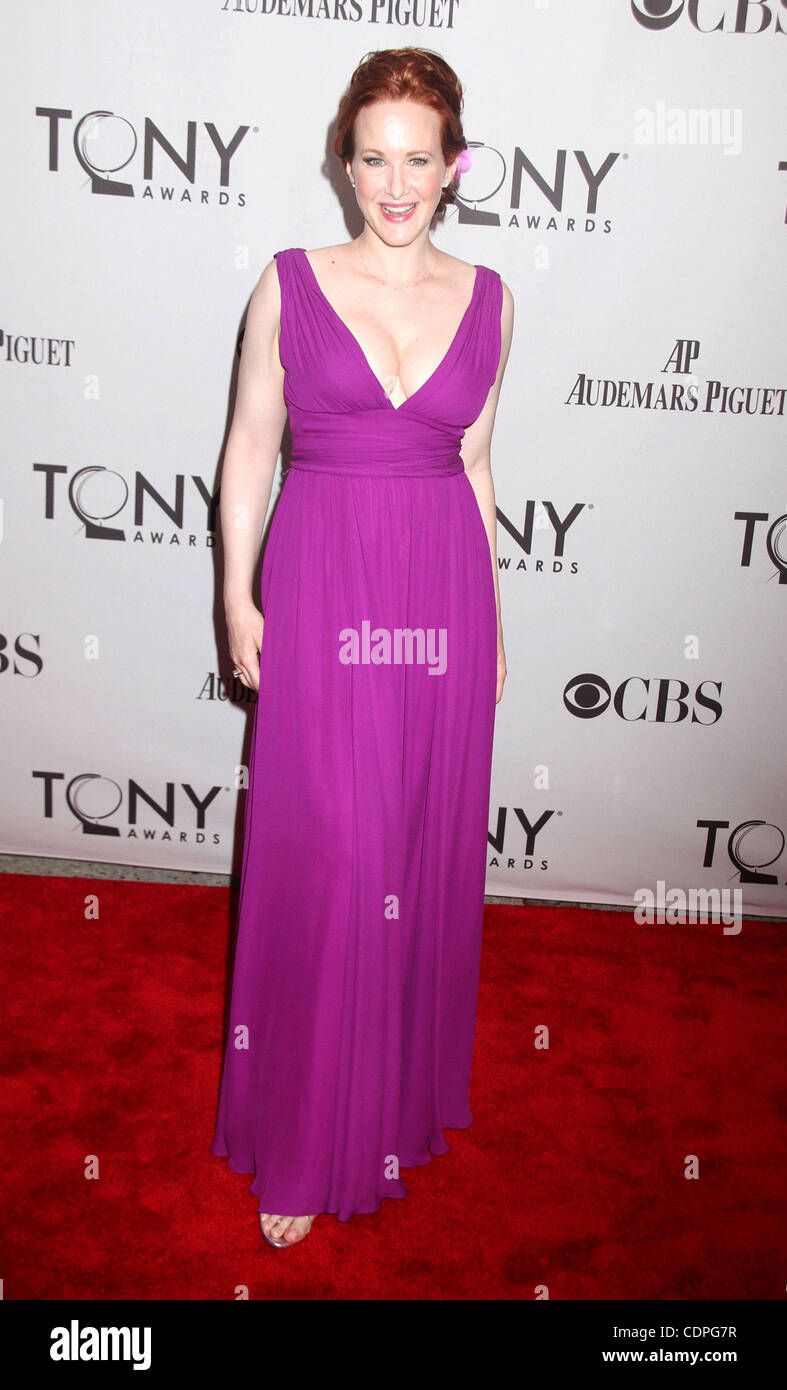 Katie finneran -Fotos und -Bildmaterial in hoher Auflösung – Alamy