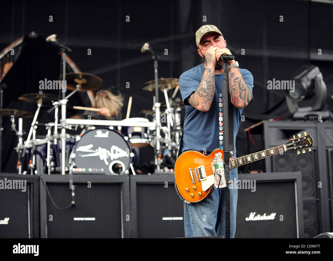 Aaron lewis singer rock band -Fotos und -Bildmaterial in hoher ...