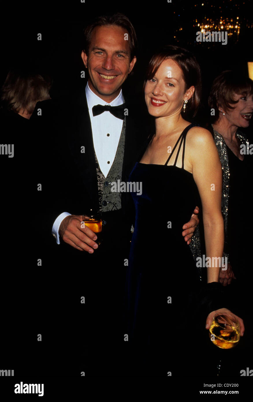 Kevin costner mit datum -Fotos und -Bildmaterial in hoher Auflösung – Alamy