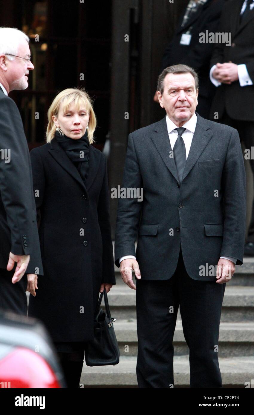 Gerhard Schroeder und Frau Doris Schröder-Koepf bei Loki Schmidt ...