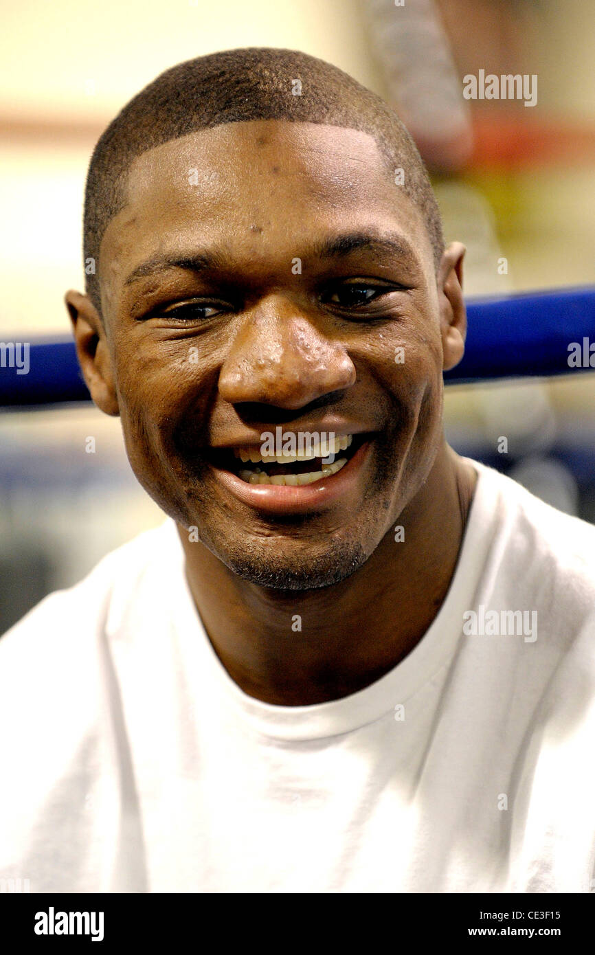 Troy Ross Rumble bei Rama XIII Medien Aufruf in HUF Turnhalle vor der ...