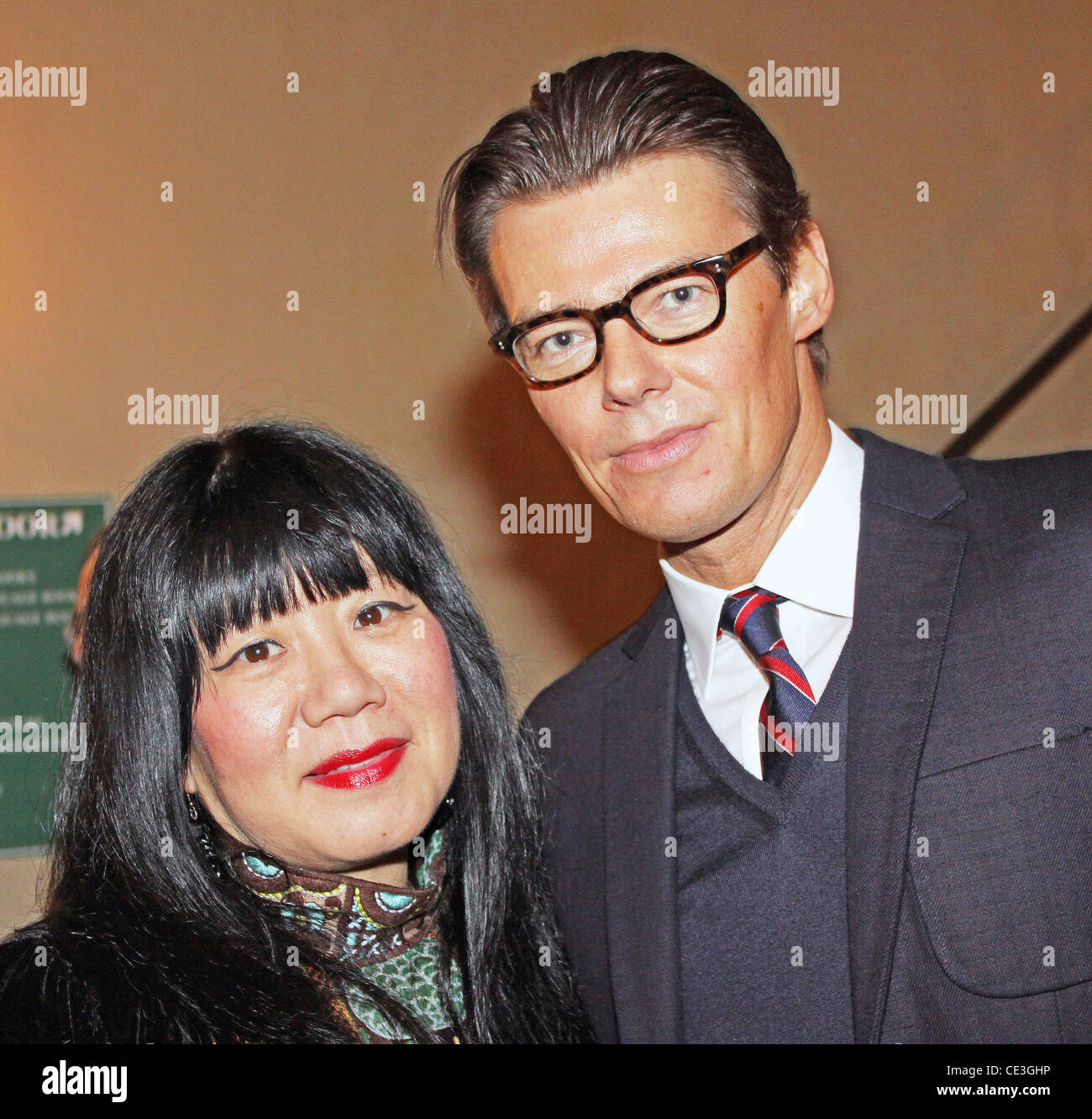 Anna Sui und Andrew Bolton Anna Sui signiert ihr Buch "Anna Sui' bei ...