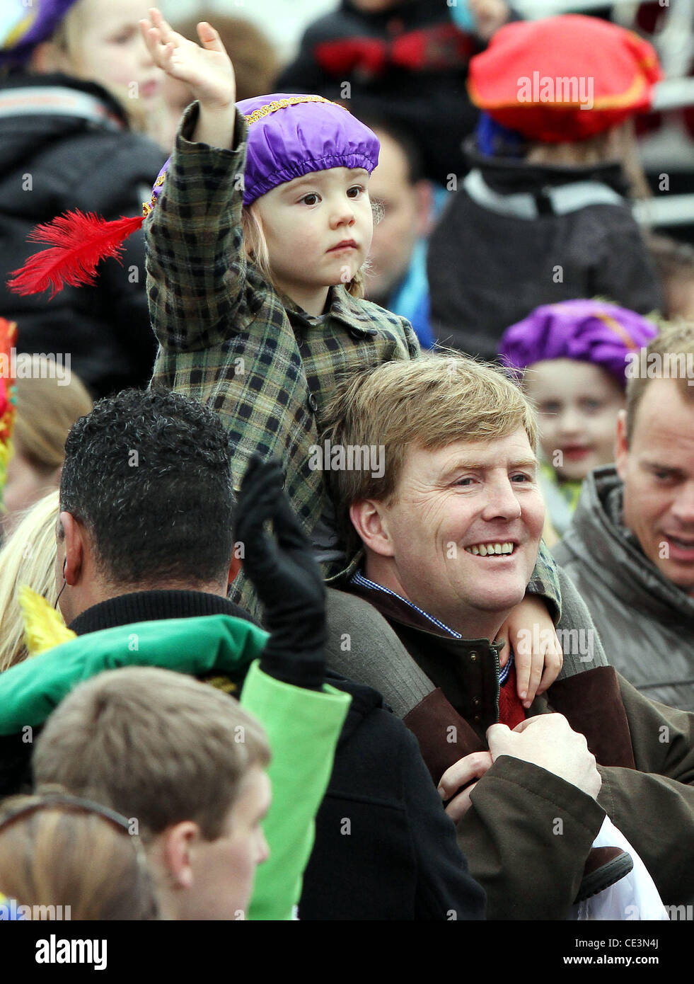 Prinz Willem-Alexander und Prinzessin Maxima mit ihren Kindern Amalia ...